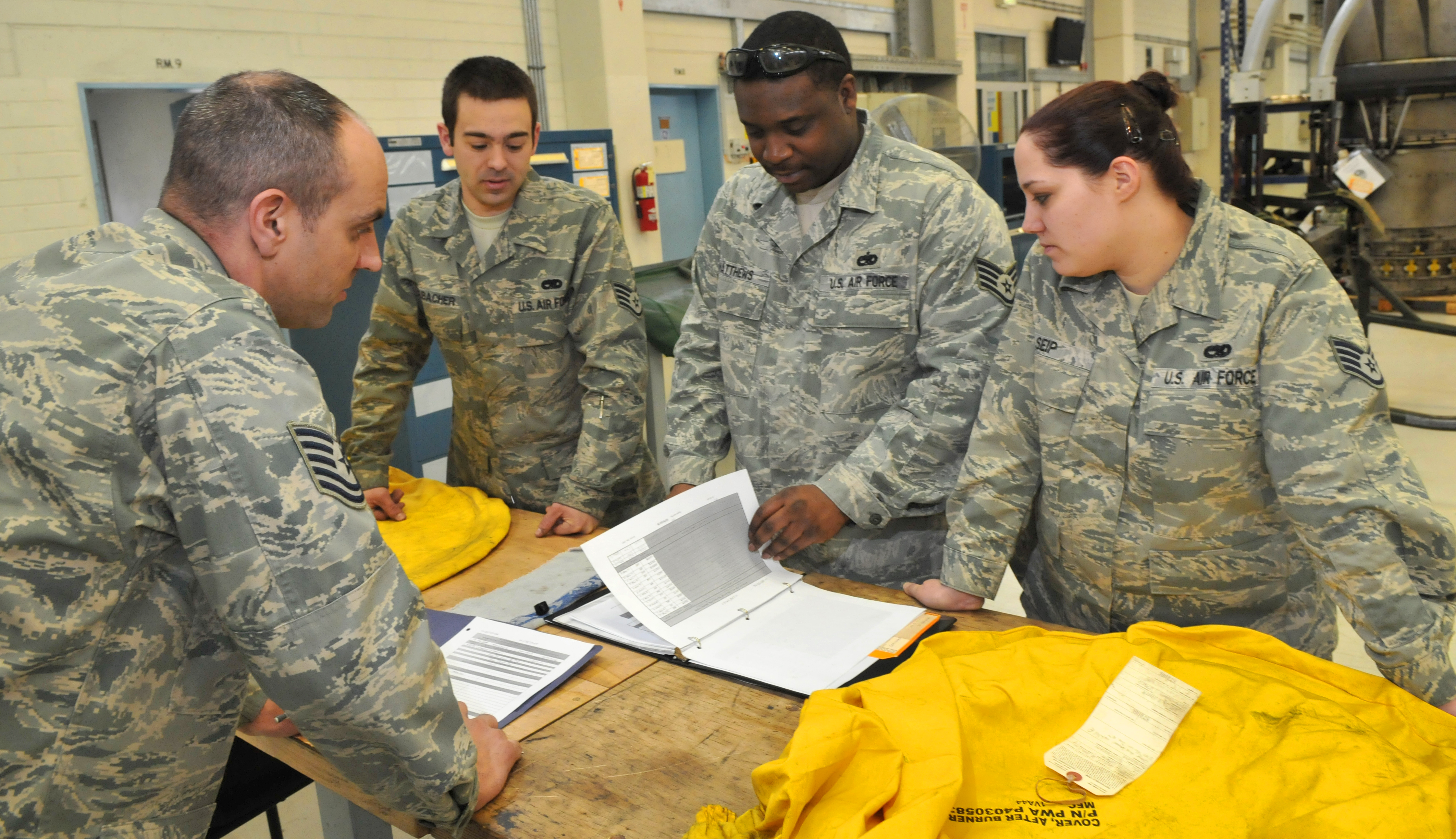 F-16 engine repair critical to AF mission > U.S. Air Forces in Europe ...