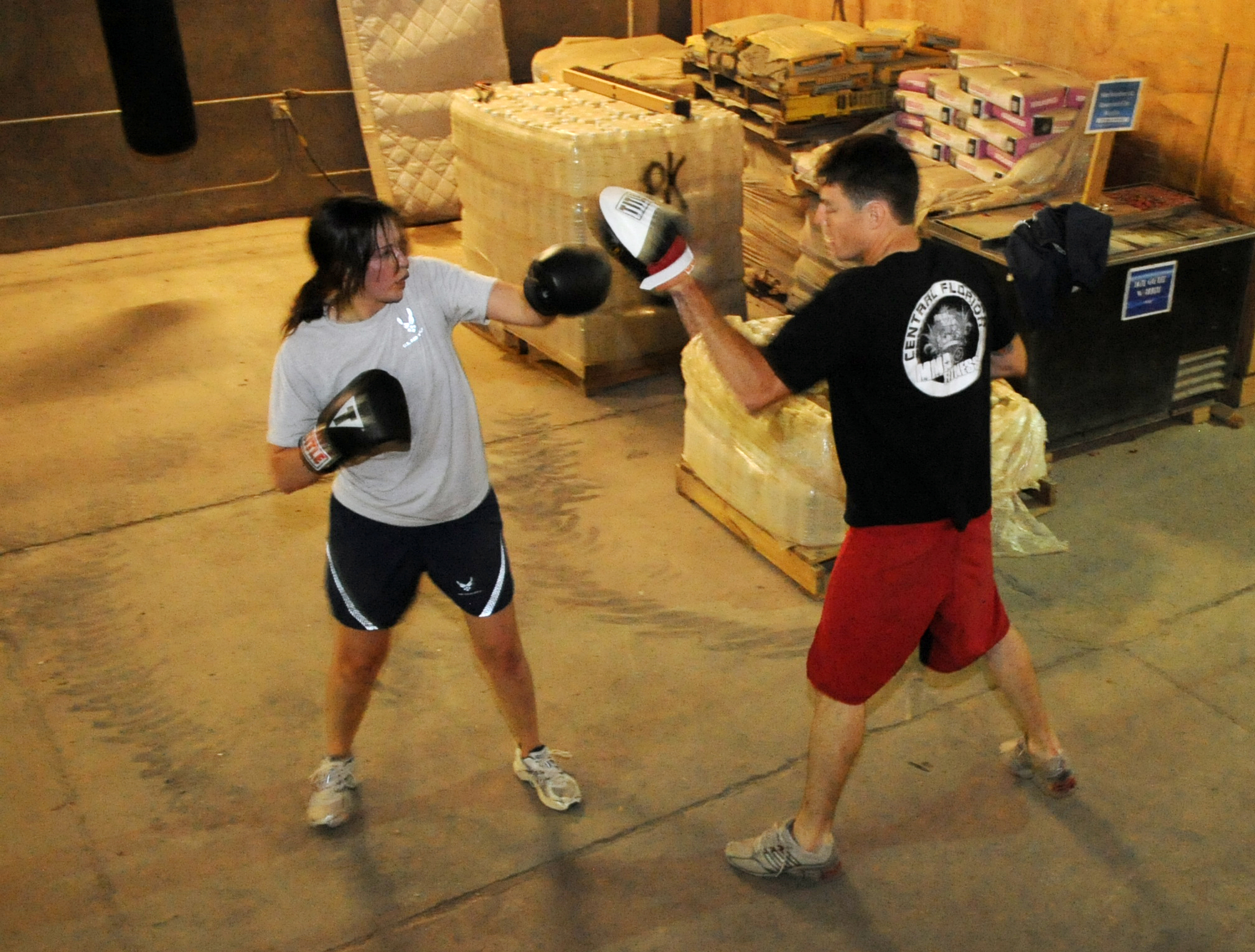 Cage fighter turns trainer for upcoming boxing match > U.S. Air Forces ...
