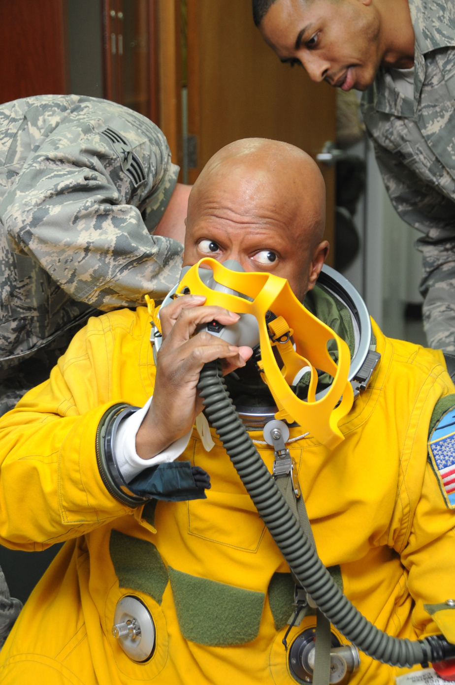 Soaring at the edge of space, deployed pilot fulfills lifelong career ...