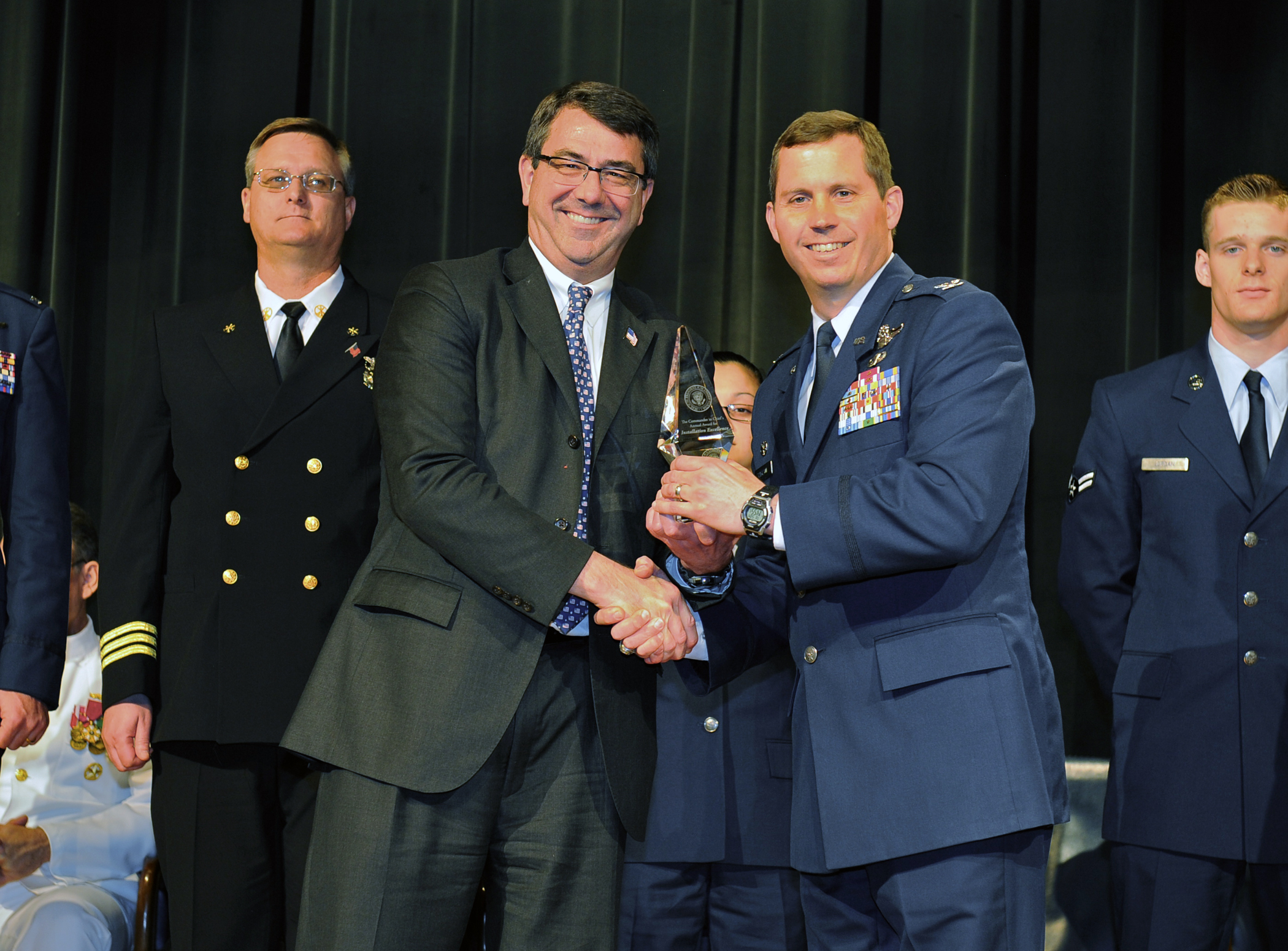 Elmendorf presented CINC Installation Excellence Award > Joint Base ...