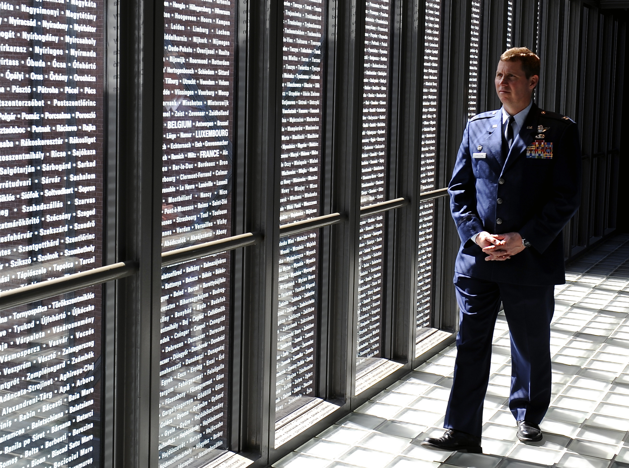 Elmendorf presented CINC Installation Excellence Award > Joint Base ...