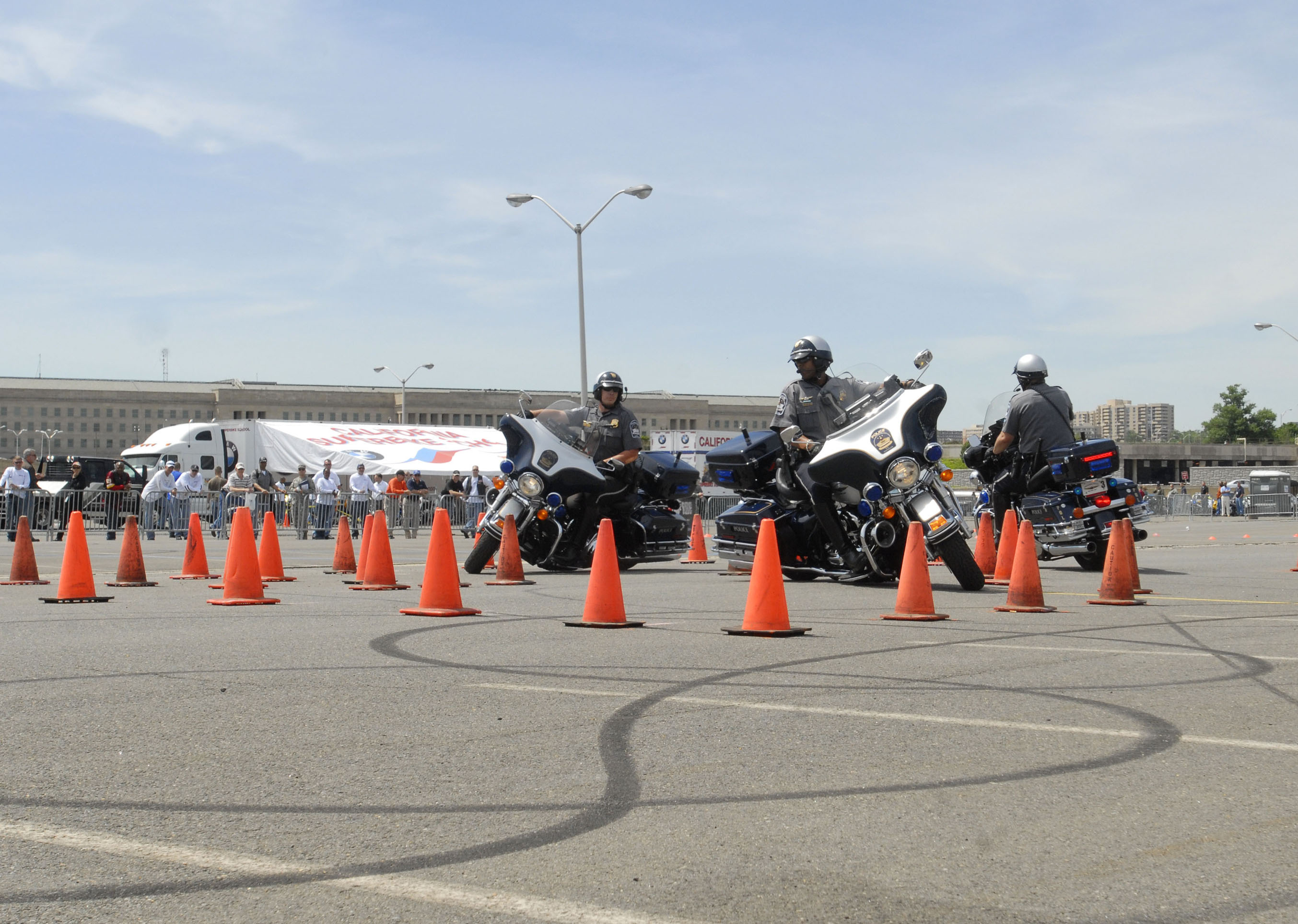 Motorcycle champions rev up safe riding message > Air Force > Article ...