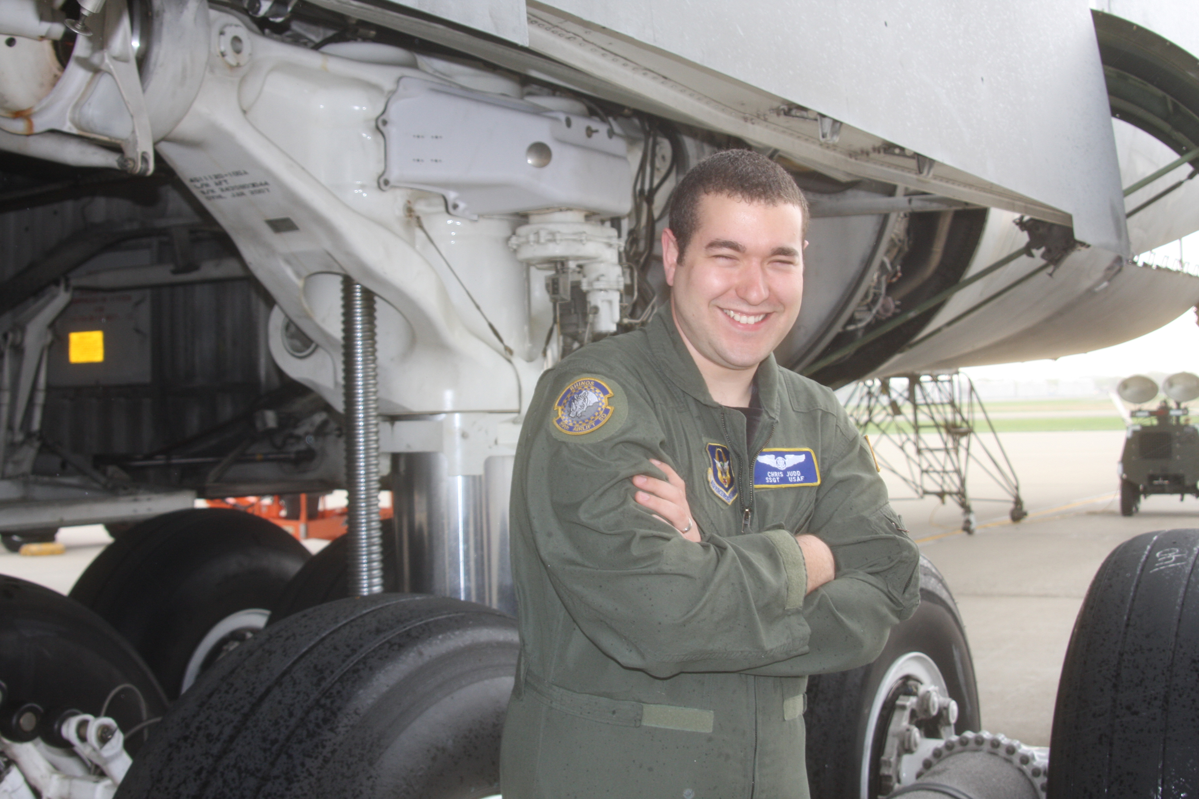 89th Airlift Squadron siblings share passion for flying > 445th Airlift ...