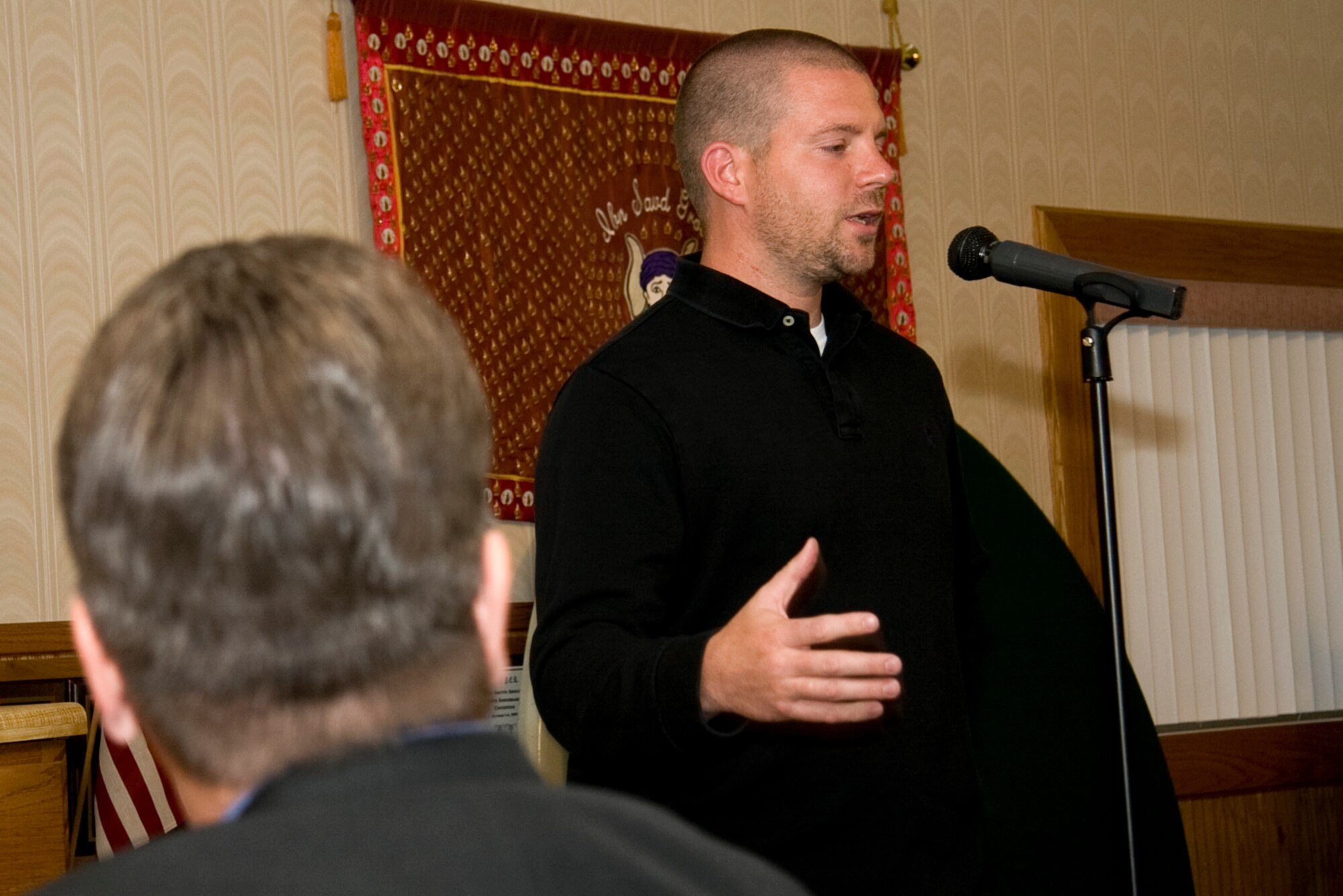 Motivational Marine speaks to GCC > Grissom Air Reserve Base > News