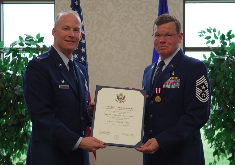 Chief Master Sgt. Jim Suttles retires > Scott Air Force Base > Article ...