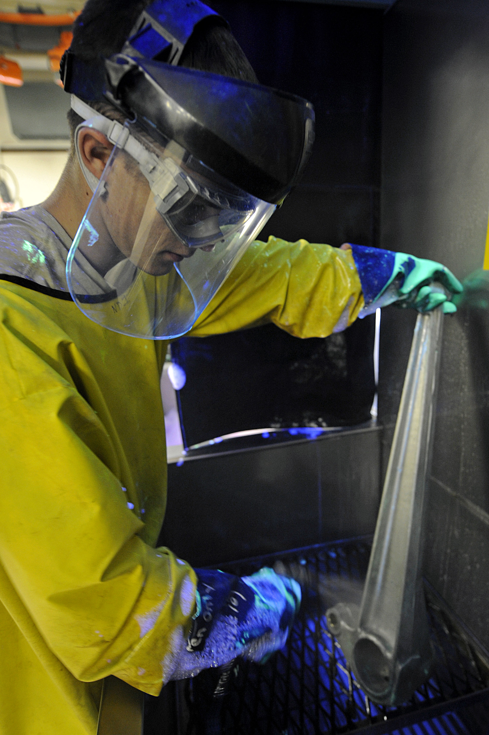 Photos: Examining nondestructive inspection > Air Combat Command ...