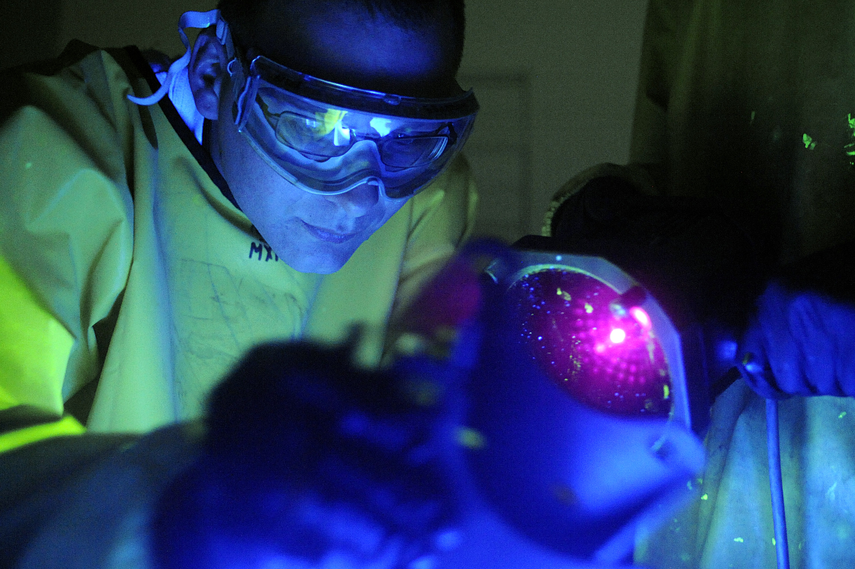 Examining non-destructive inspection > Ellsworth Air Force Base ...