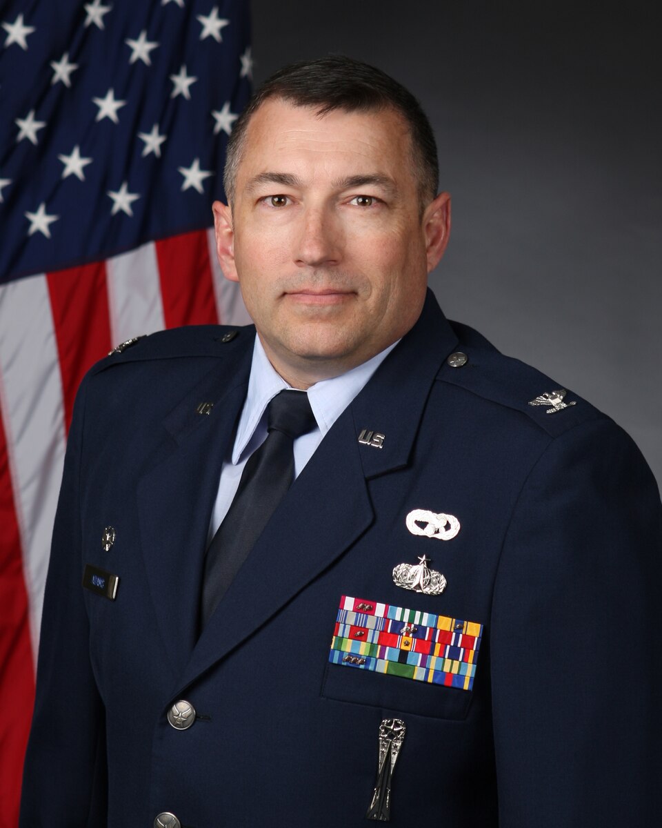 Warren welcomes MXG commander > F.E. Warren Air Force Base > News