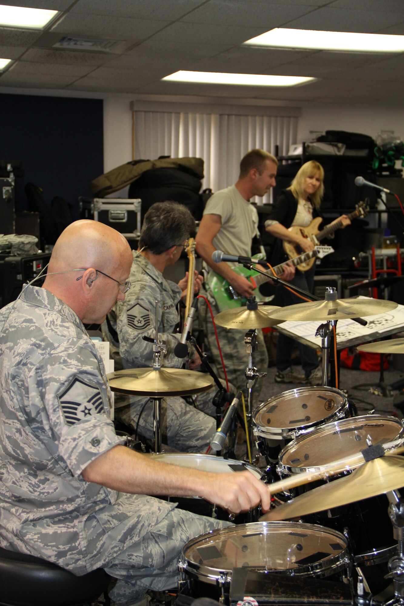 World Class Guitarist joins forces with Band of Mid-America > Air Force ...