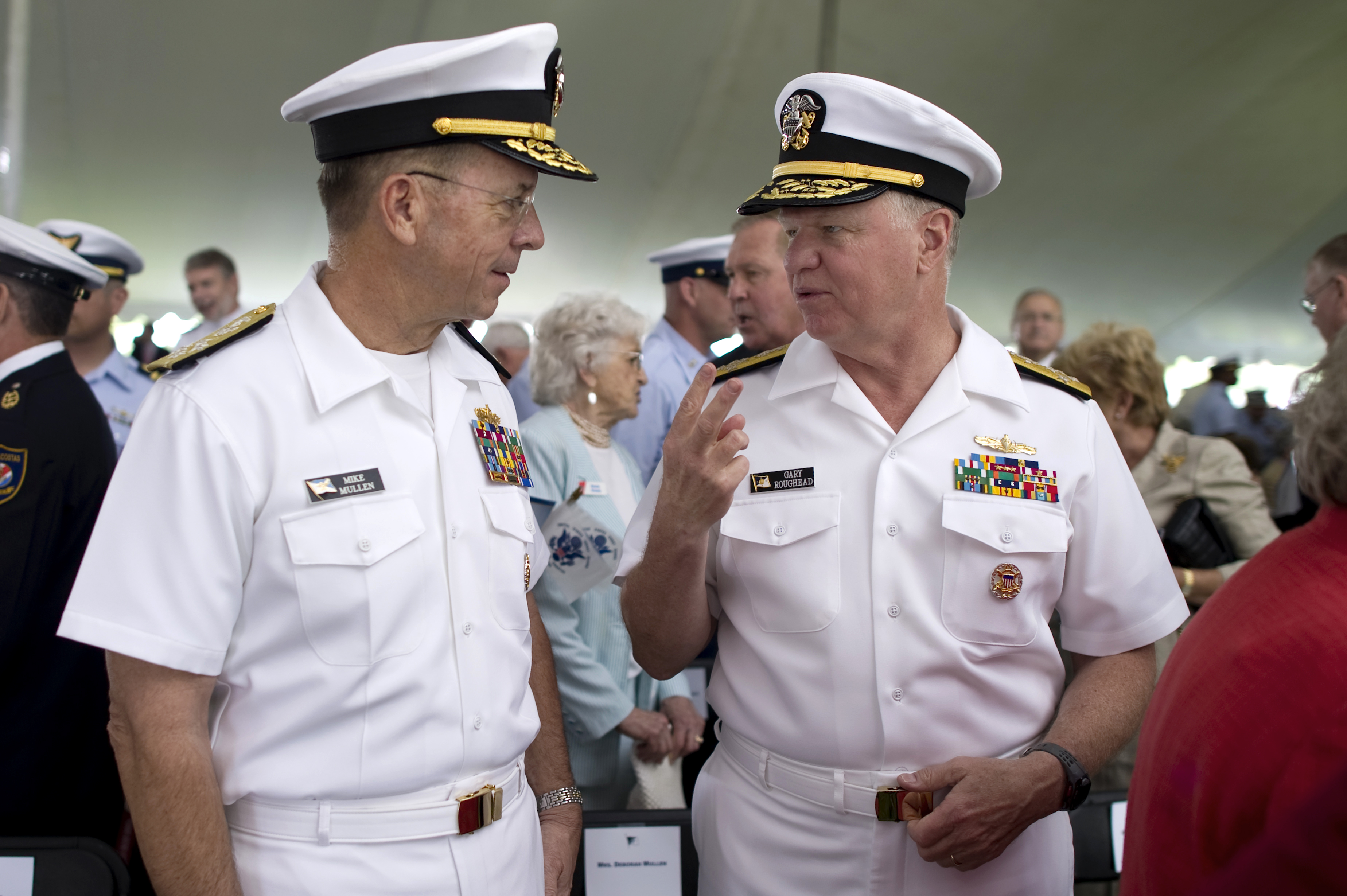 Navy Adm. Mike Mullen, left, chairman of the Joint Chiefs of Staff ...