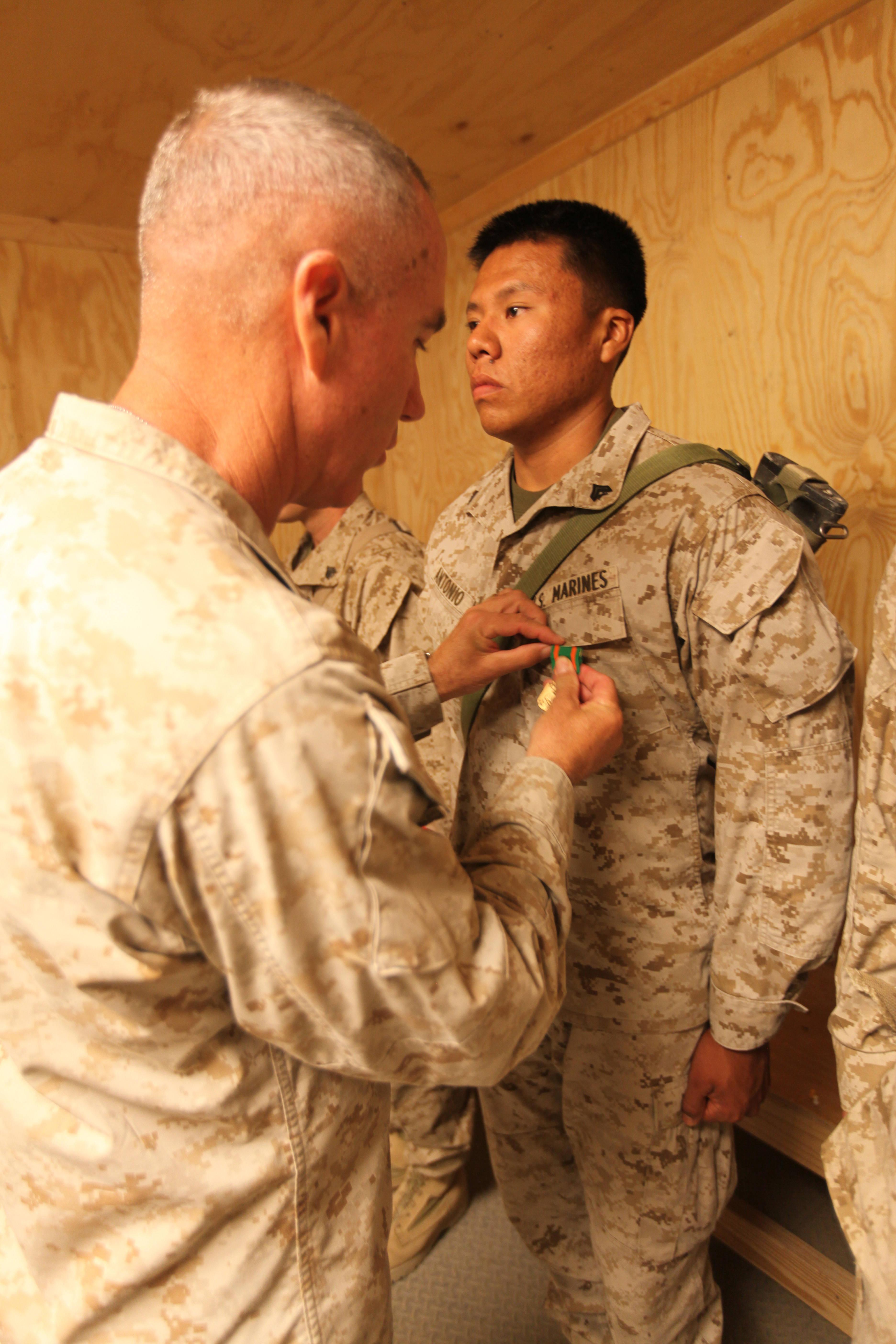 7th ESB Marines Awarded for 'heroic Actions' During Leatherneck Fire ...