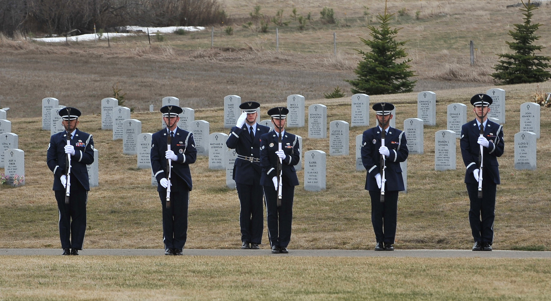 Airmen honor the fallen
