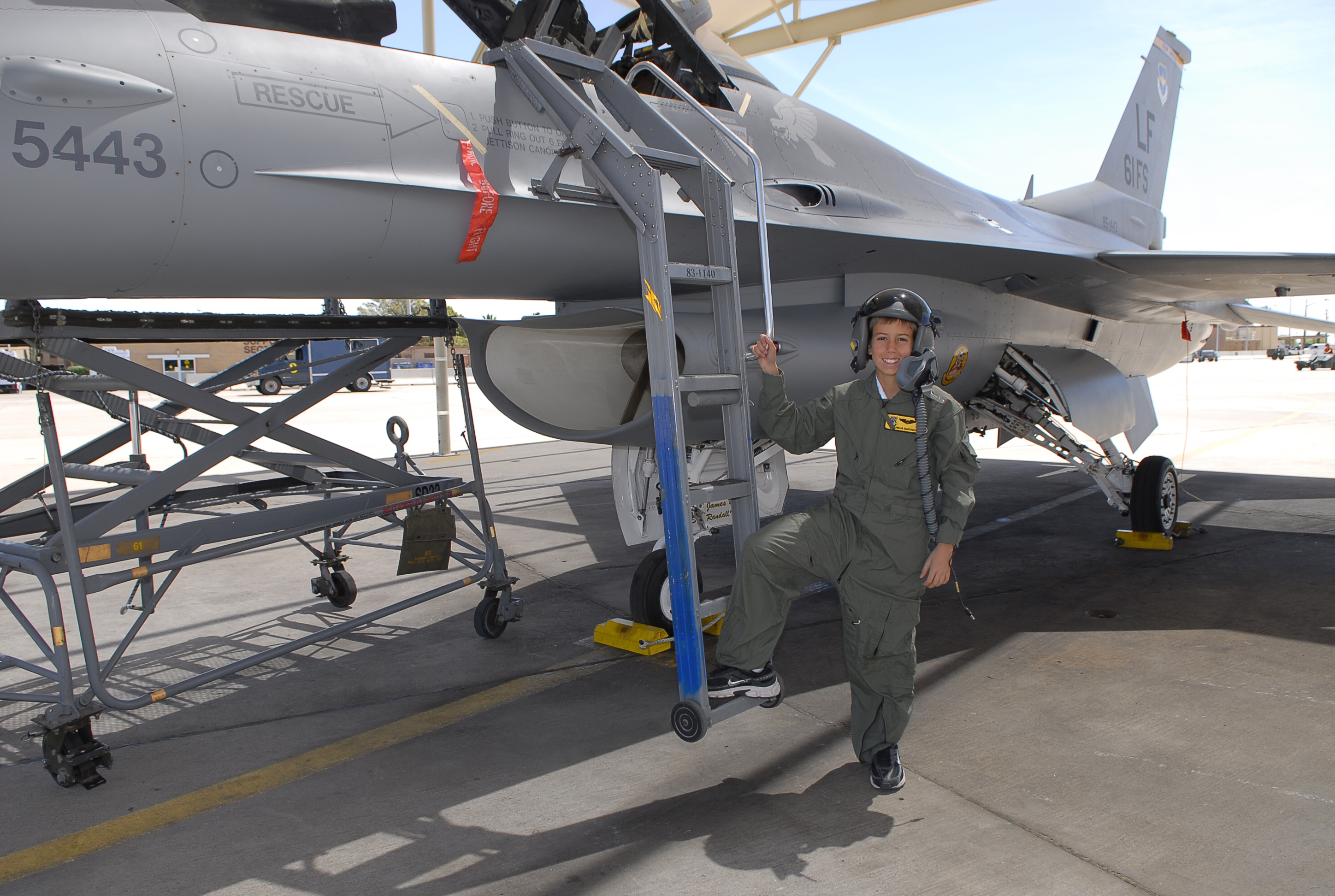 Pilot-for-day visits 61st Fighter Squadron > Luke Air Force Base ...