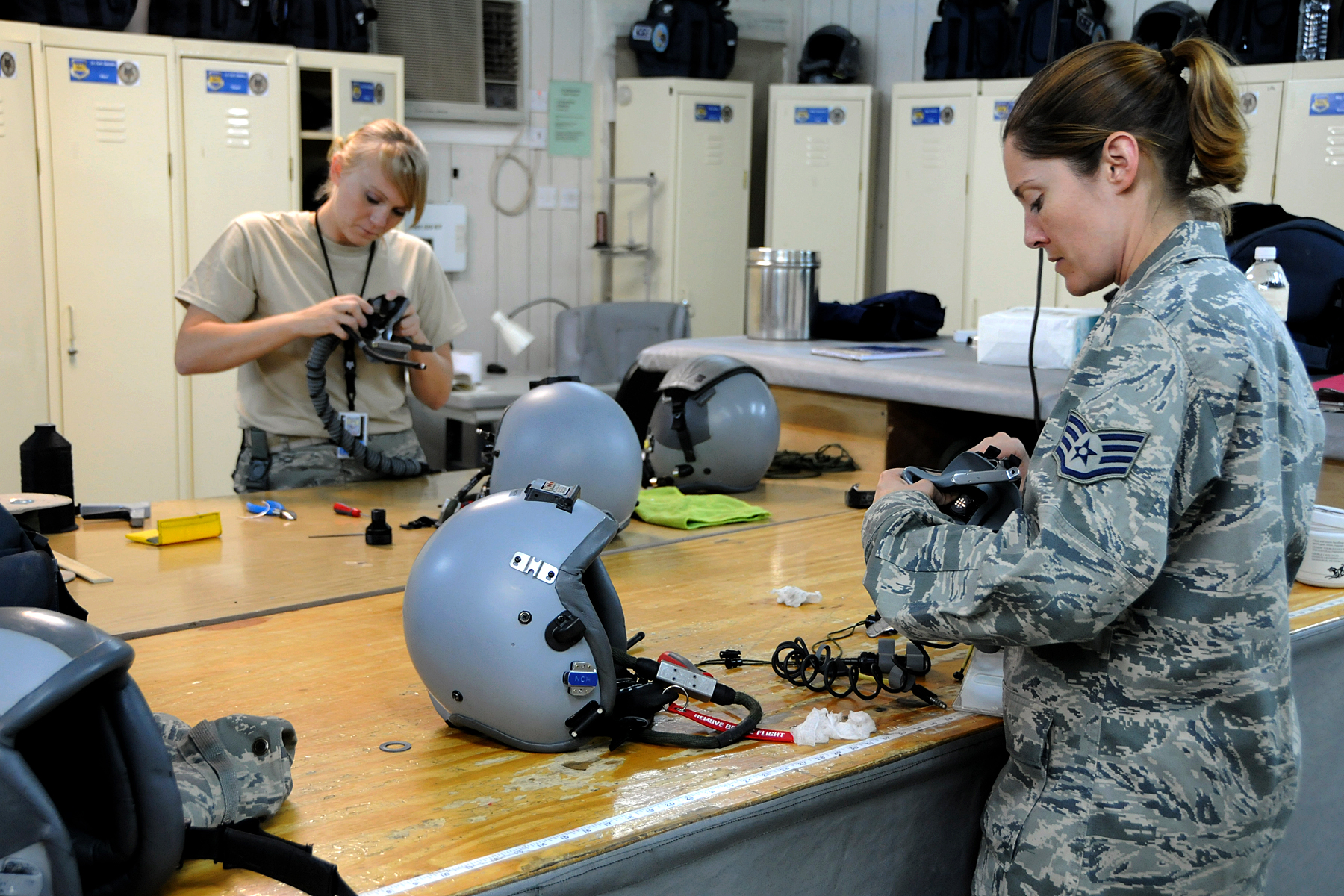 F-16 crew works around the clock