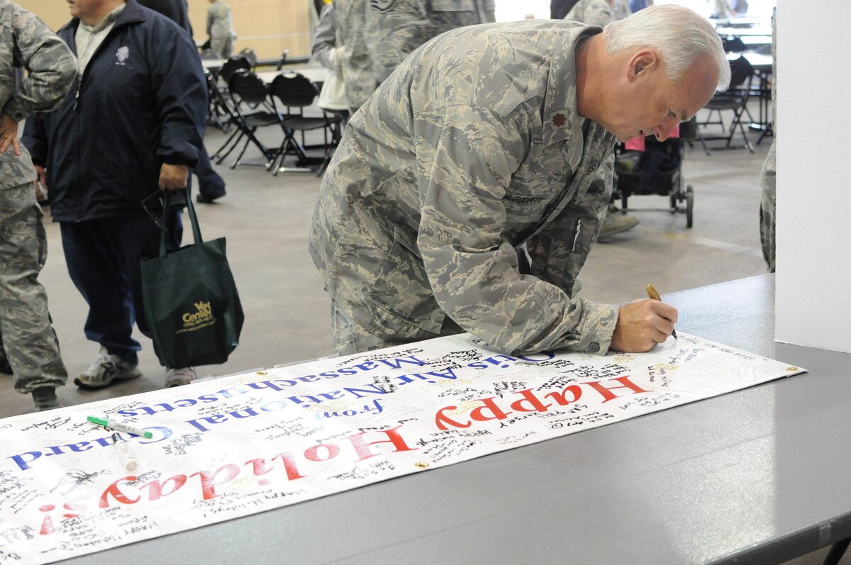 Family Day: A 102nd Intelligence Wing tradition > 102nd Intelligence ...