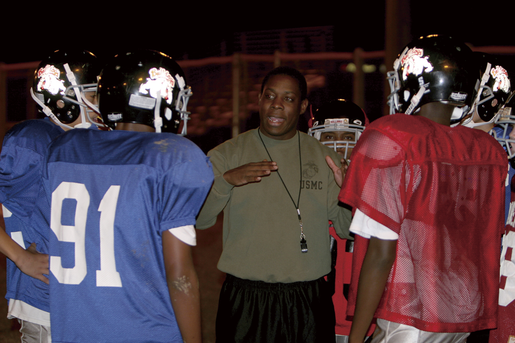 Marines give back to community through volunteerism > Marine Corps ...