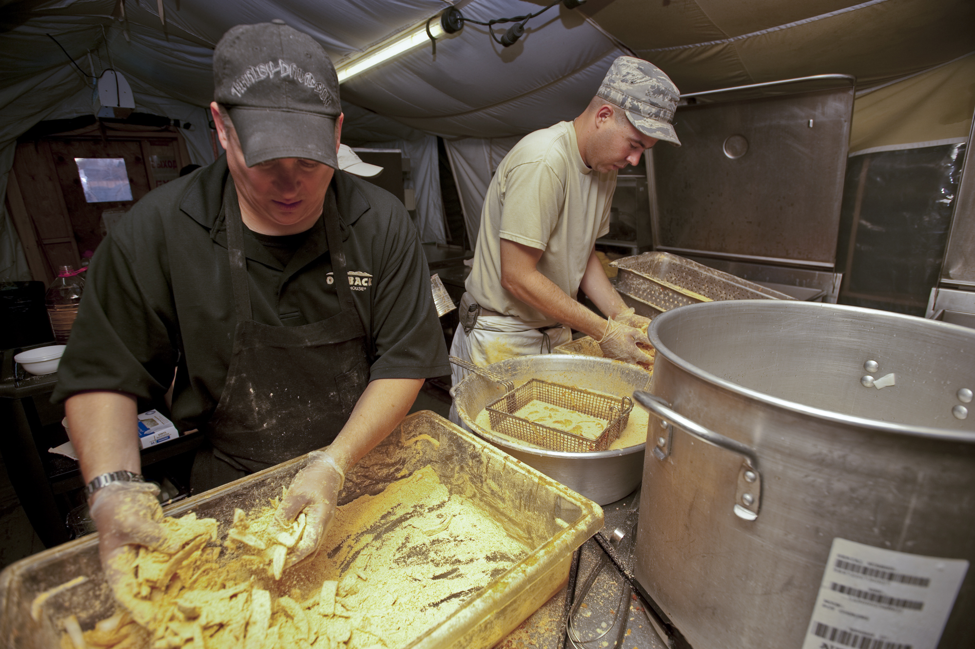 Outback Steakhouse says thank you with 4,400 steaks for deployed troops ...