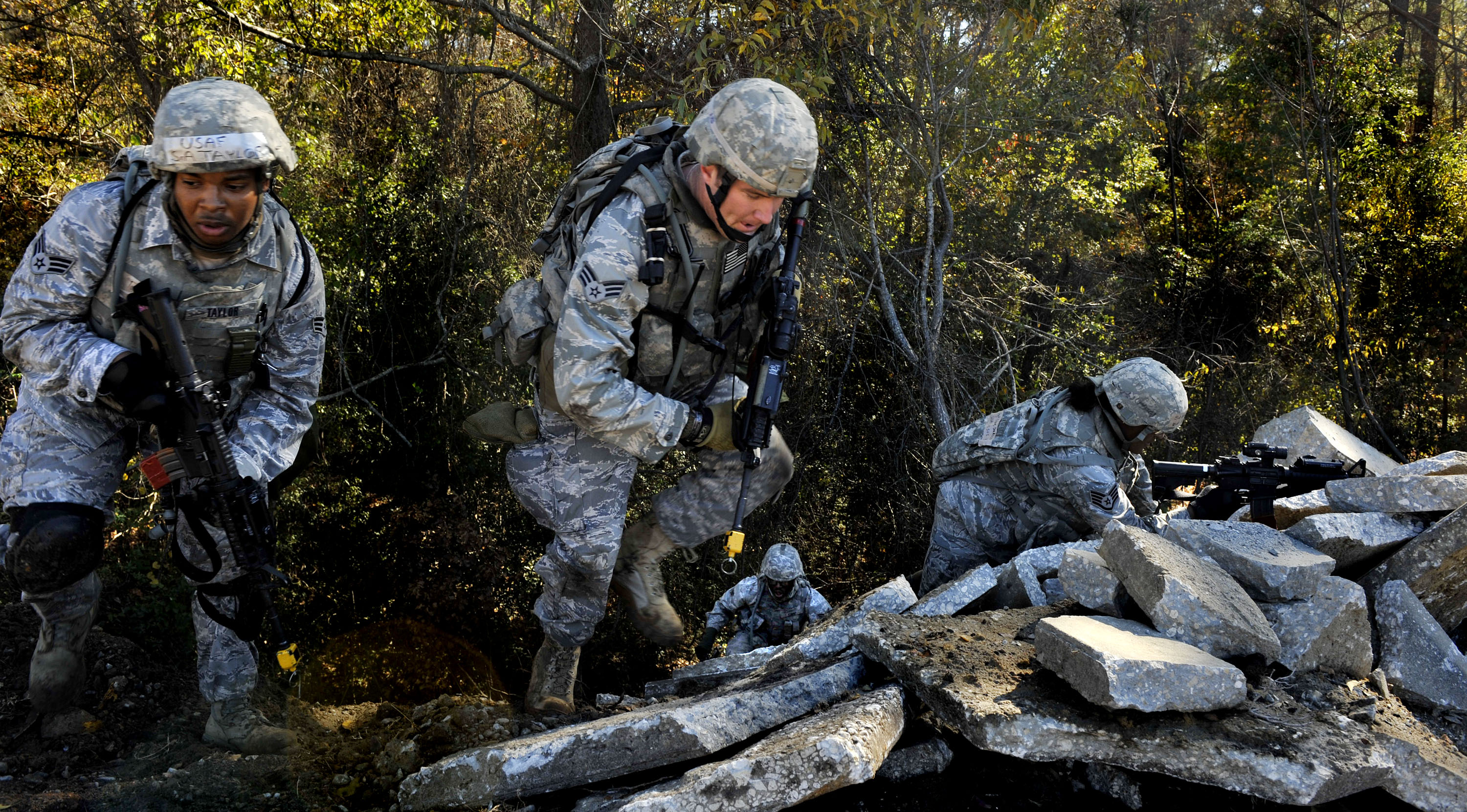 Security forces patrol engages simulated enemy > Air Combat Command ...