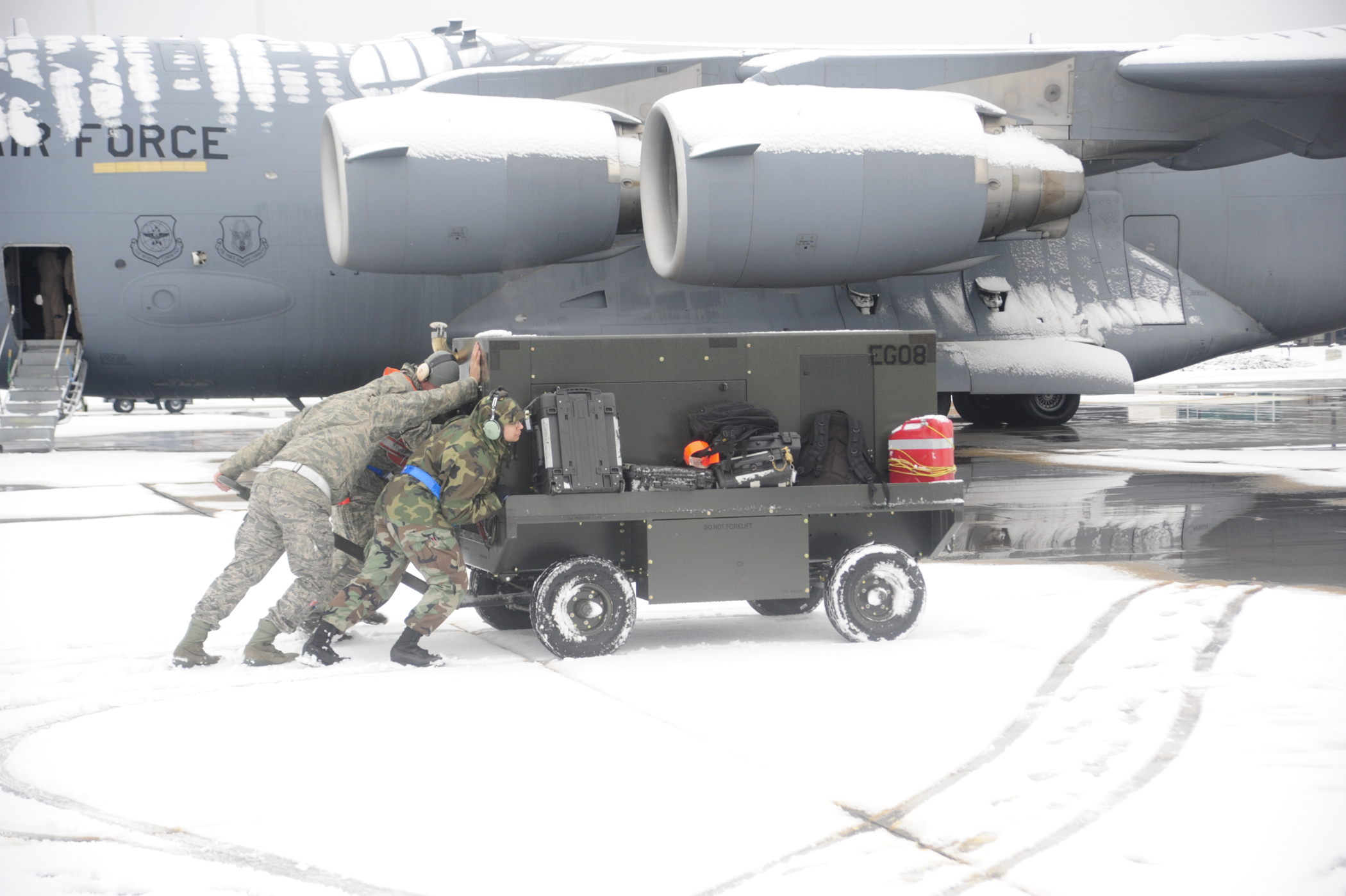 Photo essay: First snow no problem for McChord Airmen > Air Force ...