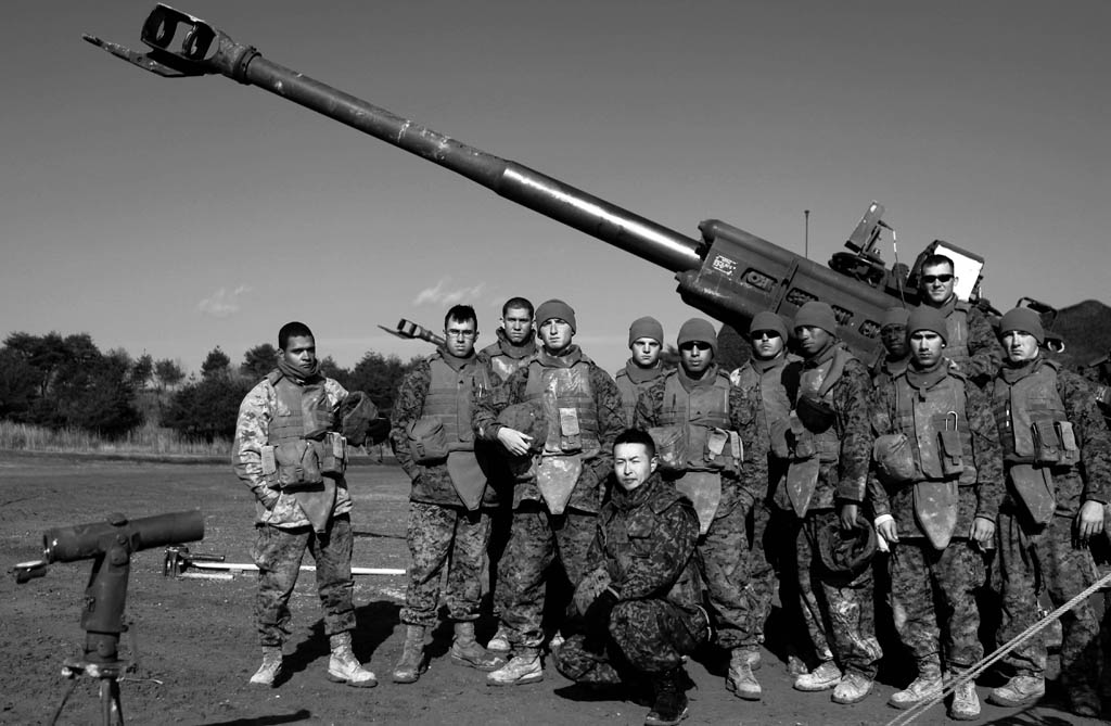 Marine gun team operates as family > Marine Corps Installations Pacific ...