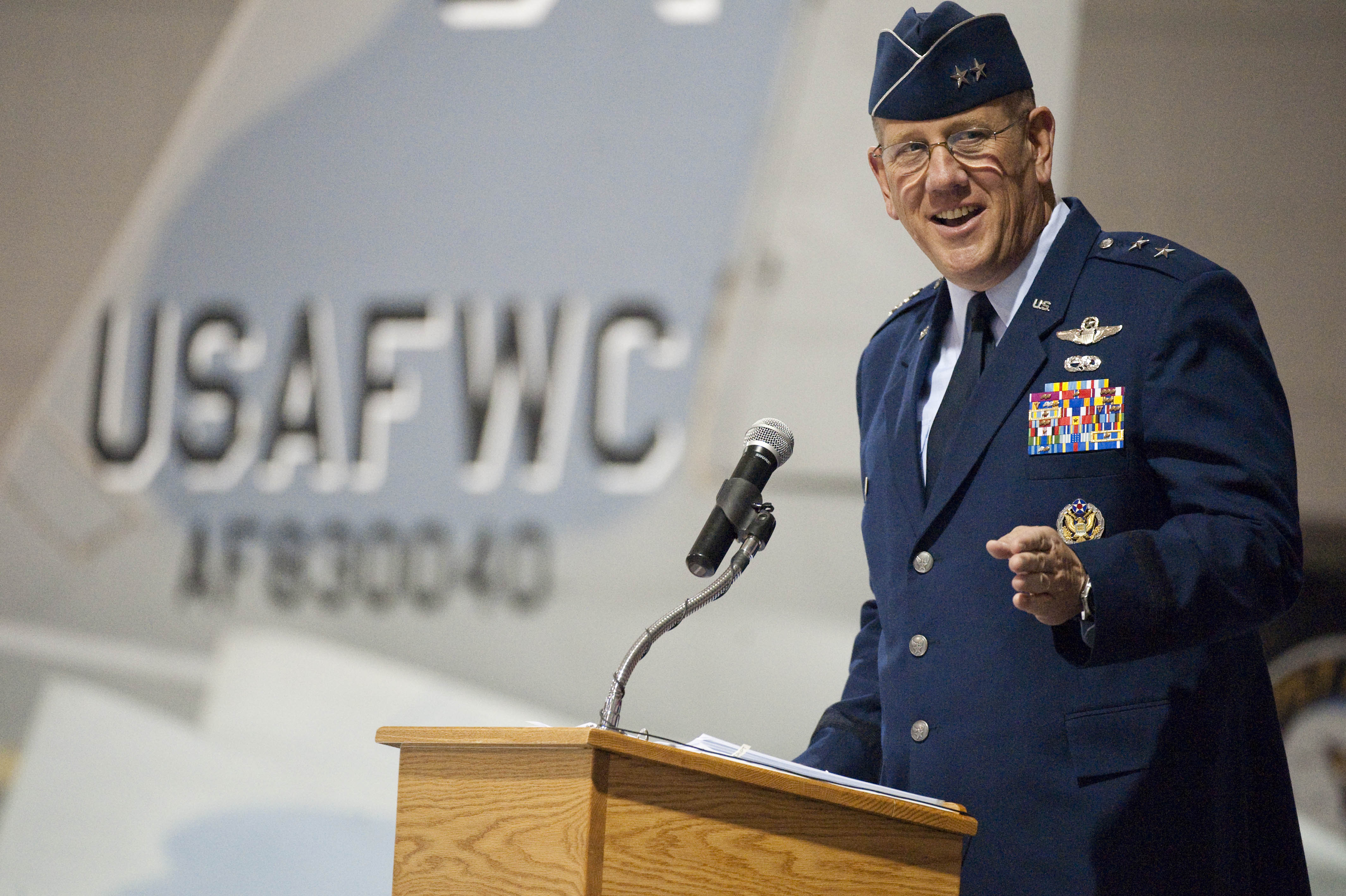Warfare Center welcomes new commander > Nellis Air Force Base > News