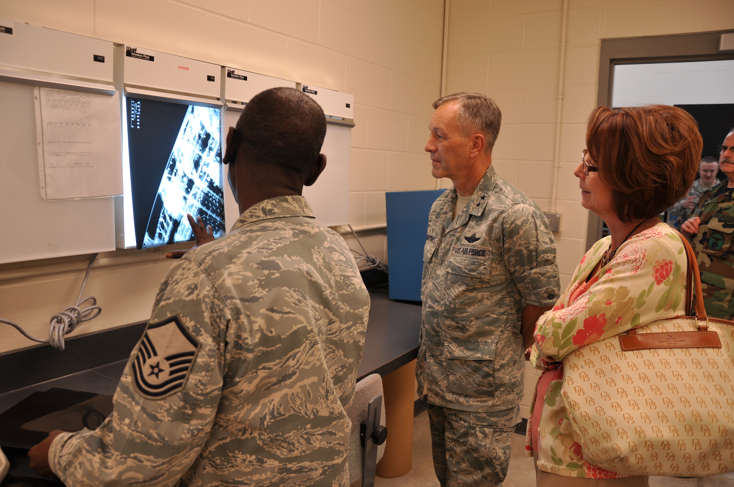 4th Air Force commander tours 445th Airlift Wing