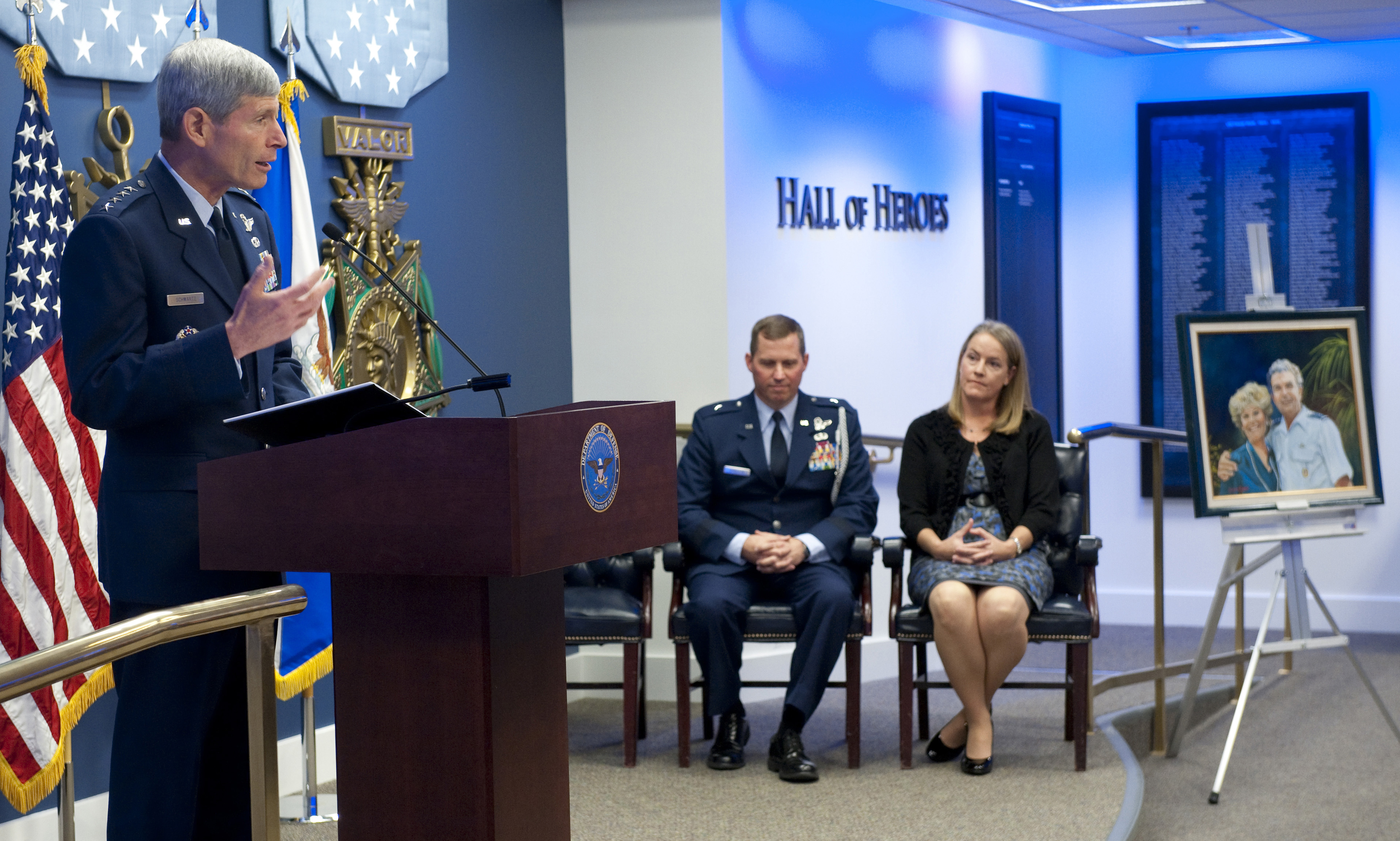Elmendorf couple presented O'Malley Award in Pentagon ceremony > Air ...