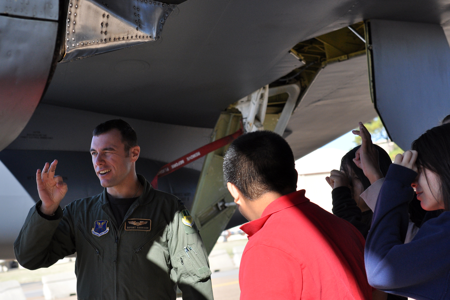 917th Wing hosts Haughton Middle School Aerial Space Class > 307th Bomb ...