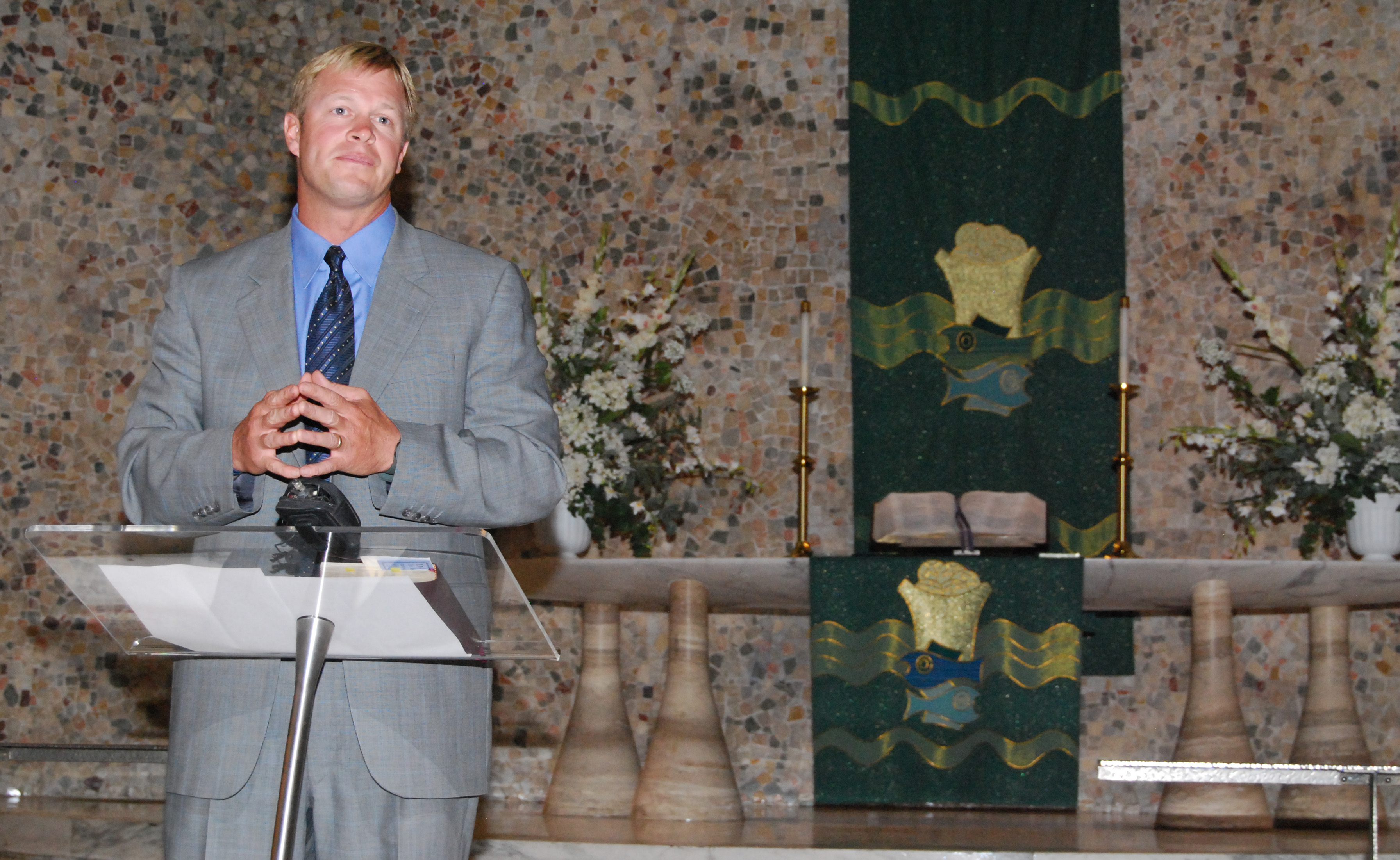 BYU coach leads Mormon service in Academy chapel > United States Air ...