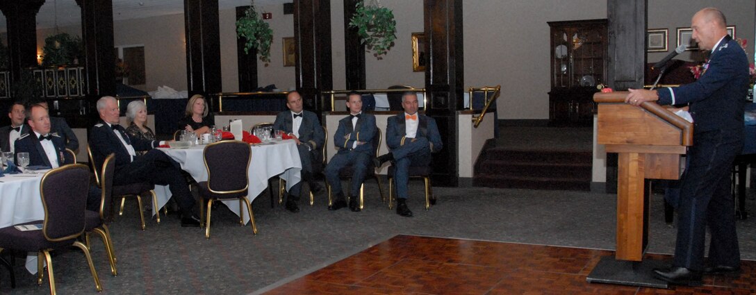 Colonel Roberts speaks at last Dutch student pilot graduation for 178FW