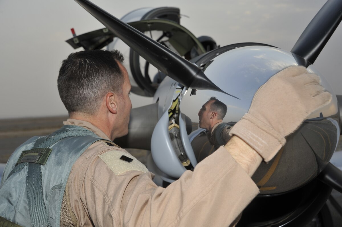 US air advisors train Iraqi AF instructor pilots > U.S. Air Forces ...