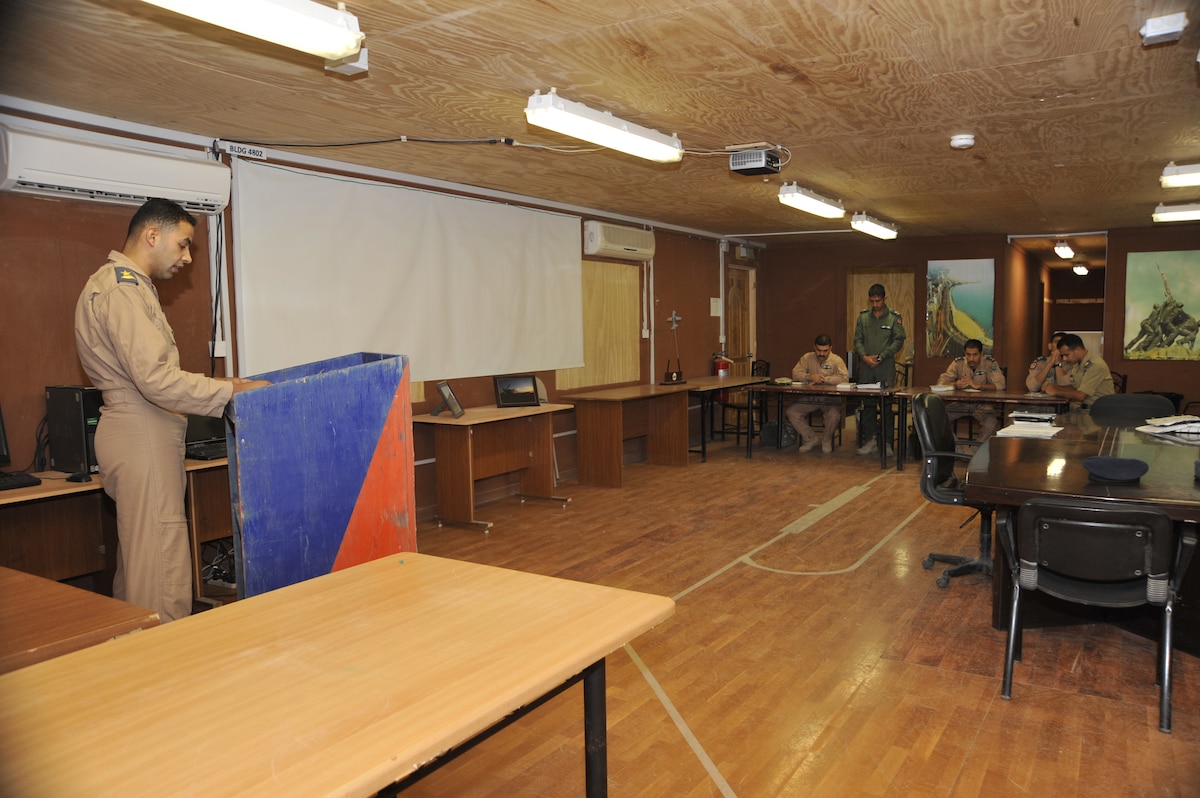 US air advisors train Iraqi AF instructor pilots > U.S. Air Forces ...
