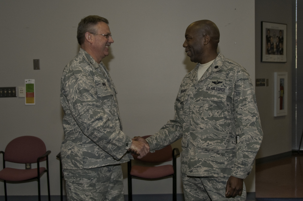 Lt.Col. Seymore Mitchell takes command of the 139th Airlift Wing Force ...