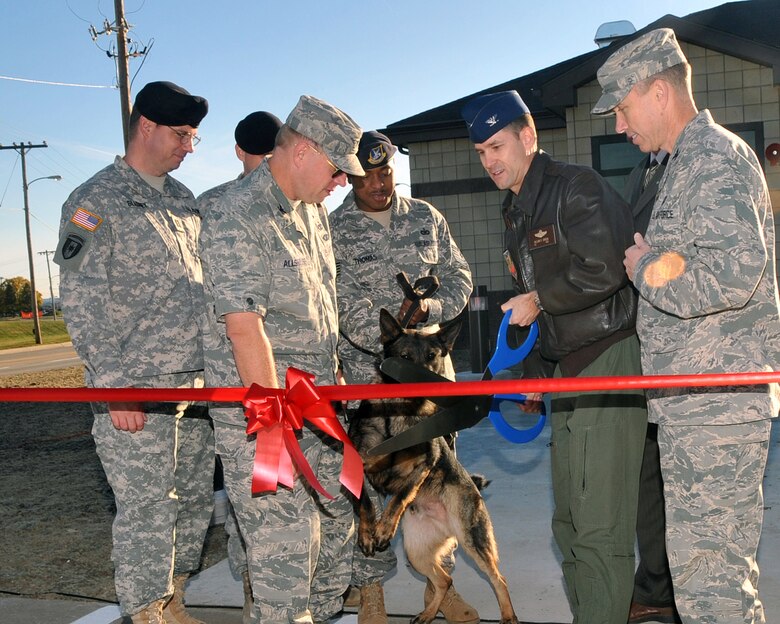 New vet clinic opens its doors > Offutt Air Force Base > News