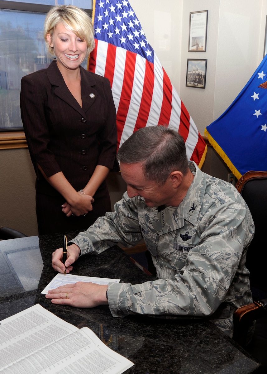 Everyone gets contacted during CFC drive > Cannon Air Force Base > News