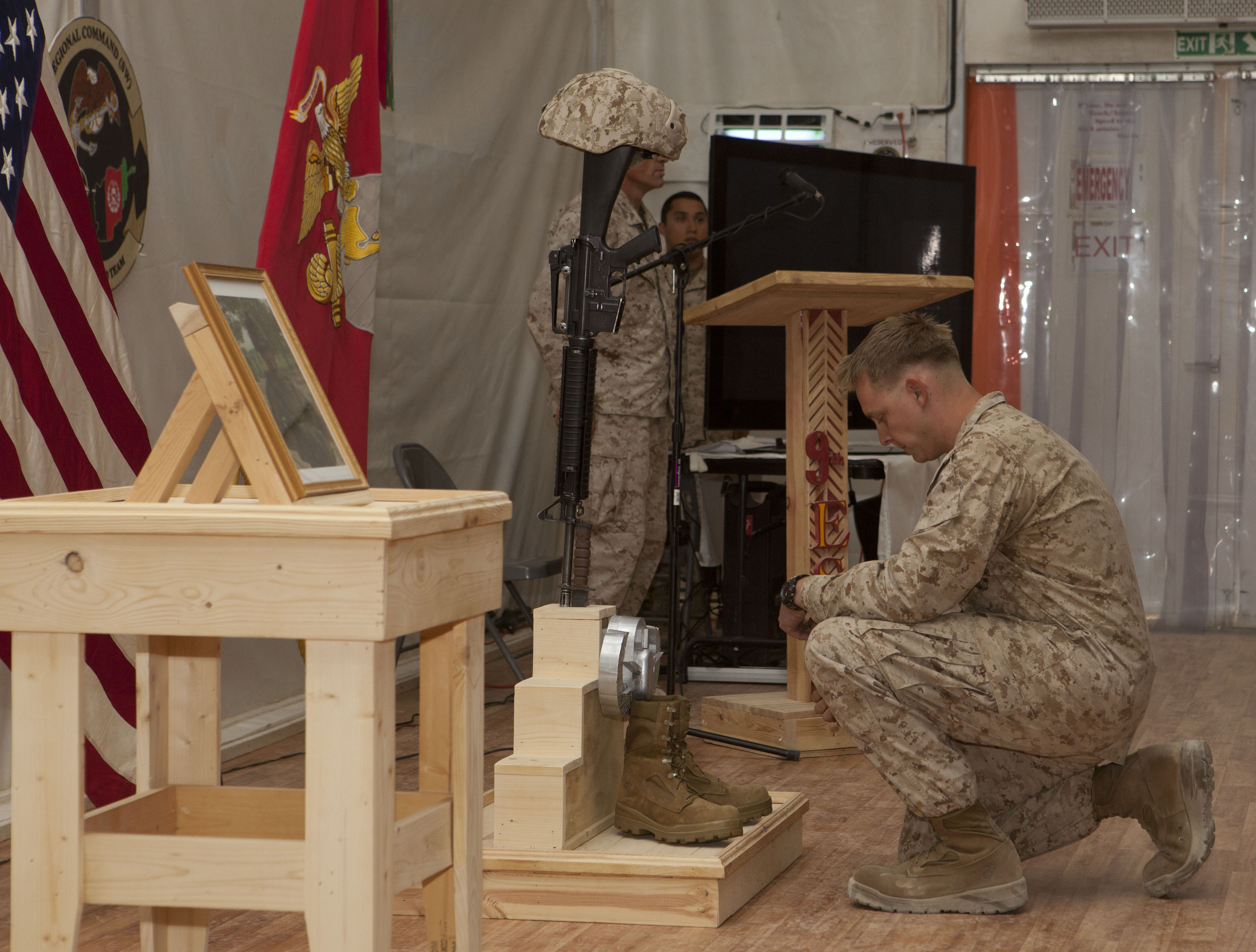 Coalition forces honor fallen EOD Marine, friend > 1st Marine Logistics ...