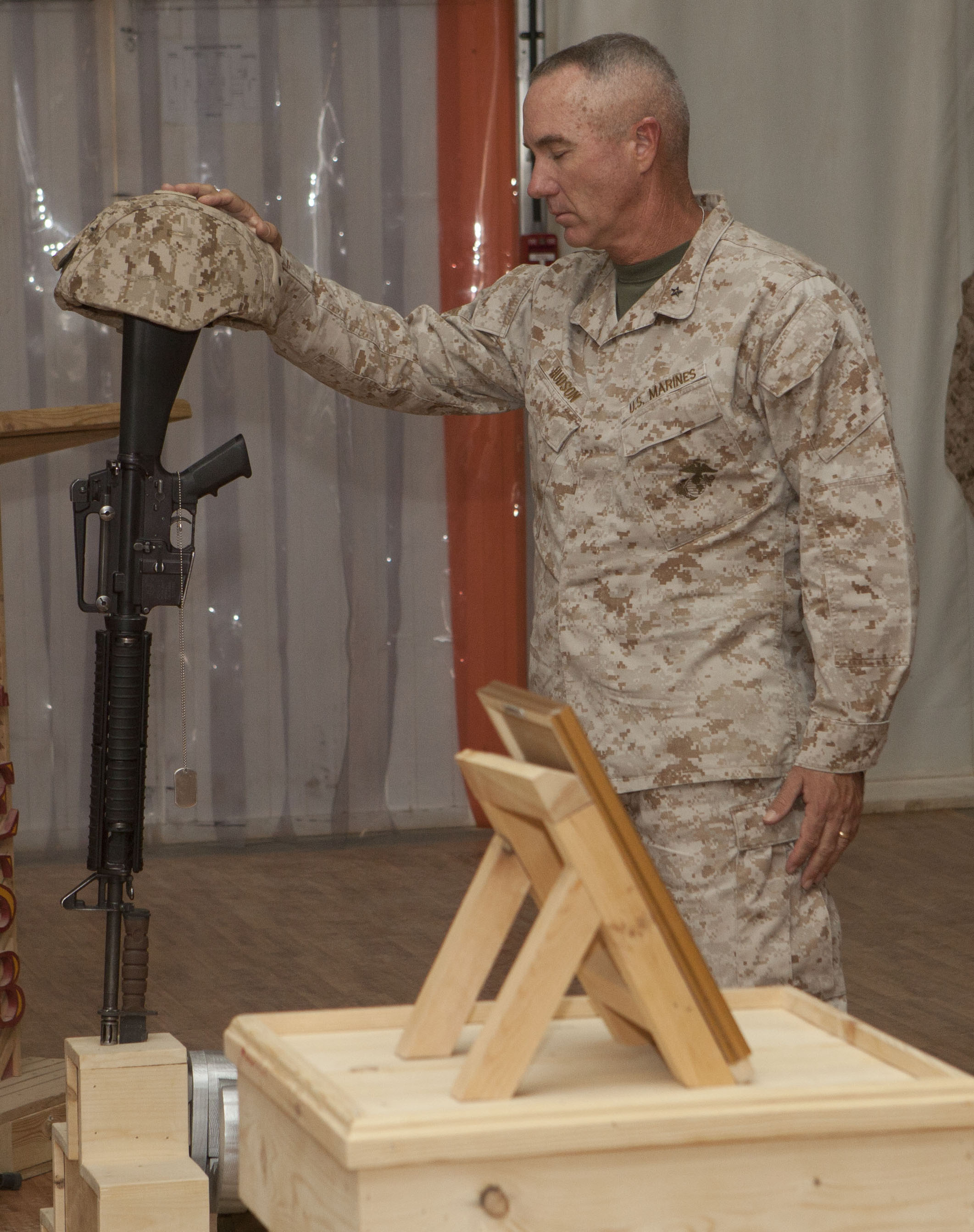 Coalition forces honor fallen EOD Marine, friend > 1st Marine Logistics ...