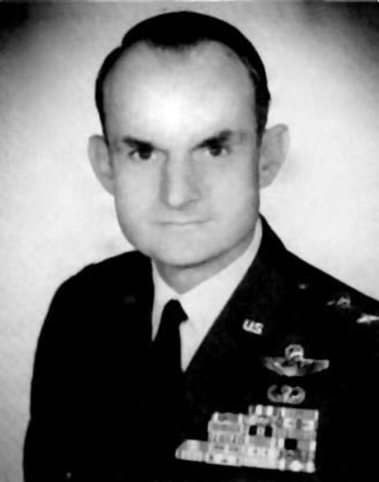 MAJOR GENERAL EDWIN W. ROBERTSON II > Air Force > Biography Display