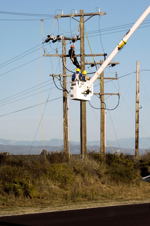 Vandenberg fire within barriers > Vandenberg Space Force Base > Article ...