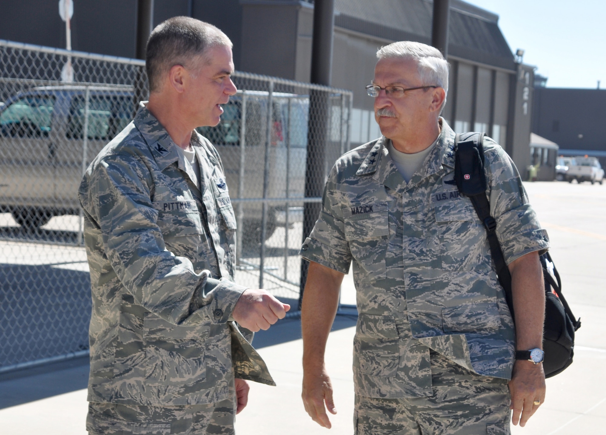 302nd AW leadership gives AF Reserve leadership a 'Colorado' sendoff ...