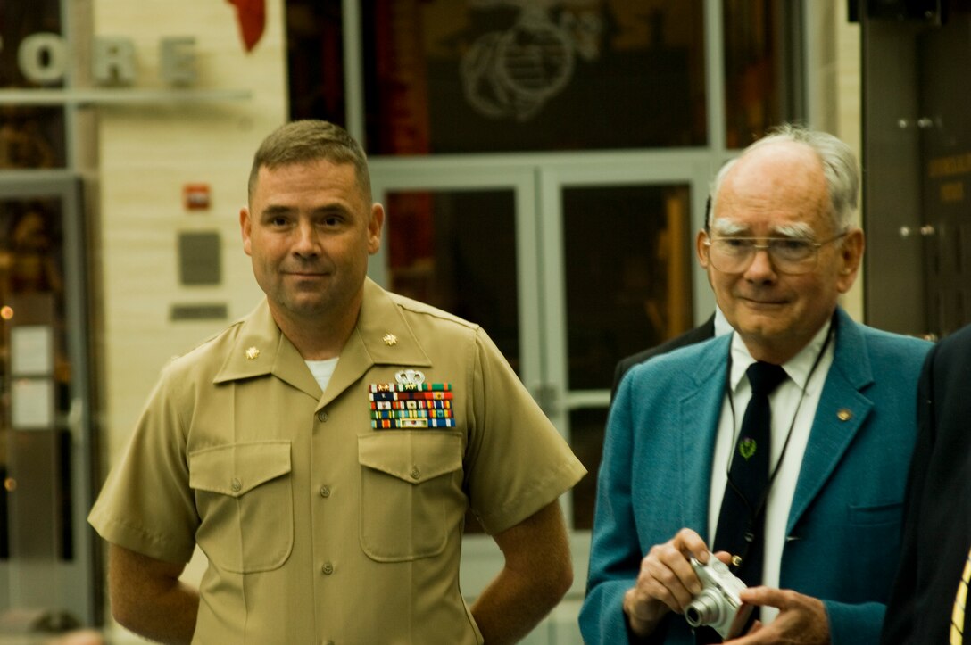 HQ_2010_026_001_LG.jpg