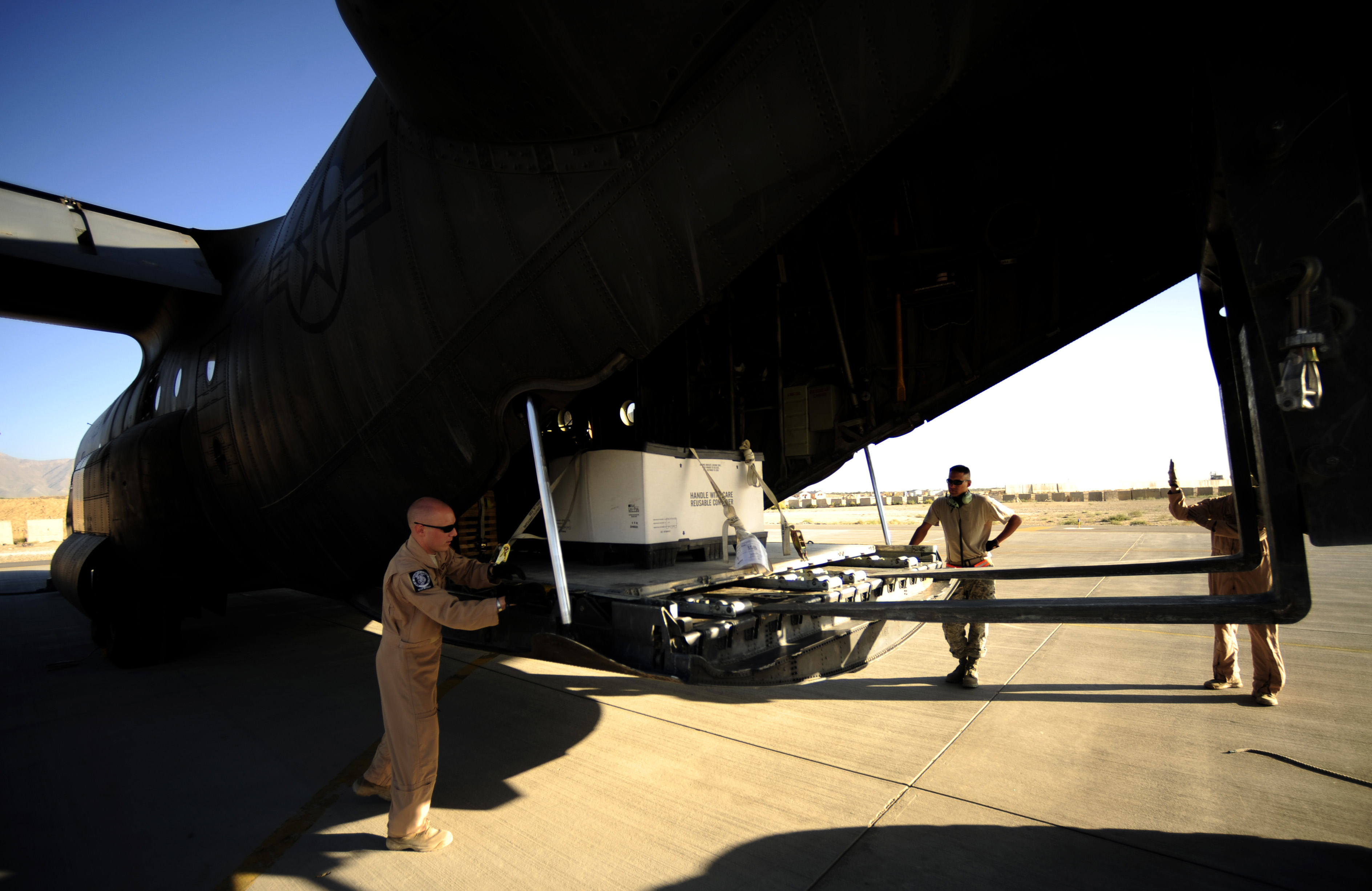 U.S. aircrew builds relationships with Pakistan Air Force > U.S. Air ...