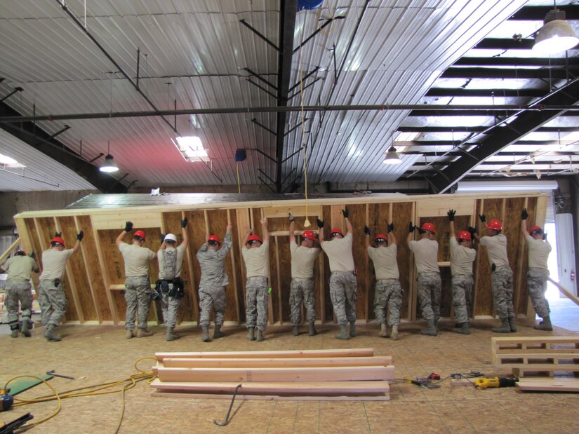 560 REDHORSE trains by lending a hand > Joint Base Charleston > News