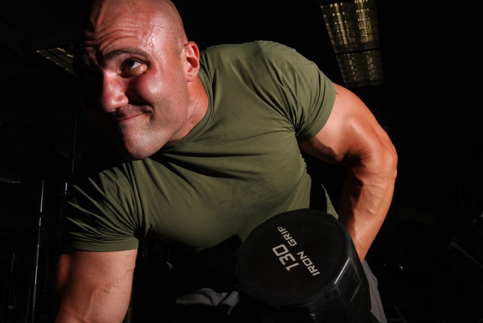 Comm student takes 1st place at bodybuilding competition > Marine Corps ...