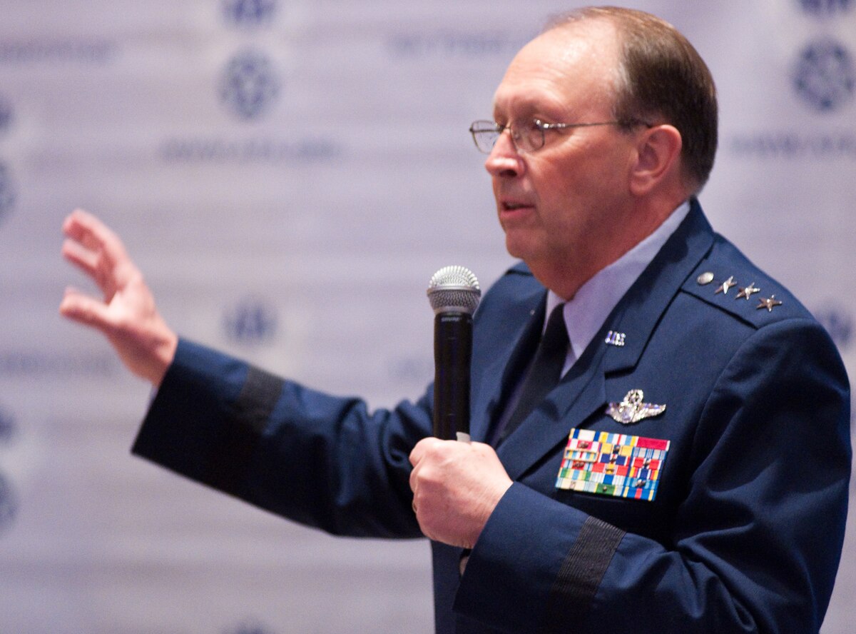 Reserve chief proposes closer look at active and reserve force mix ...