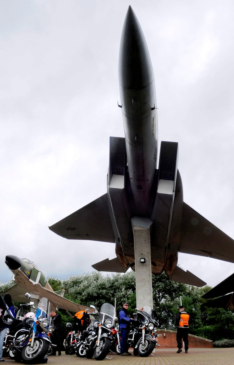 Motorcycle rally rolls out to honor war memorials > Royal Air Force ...