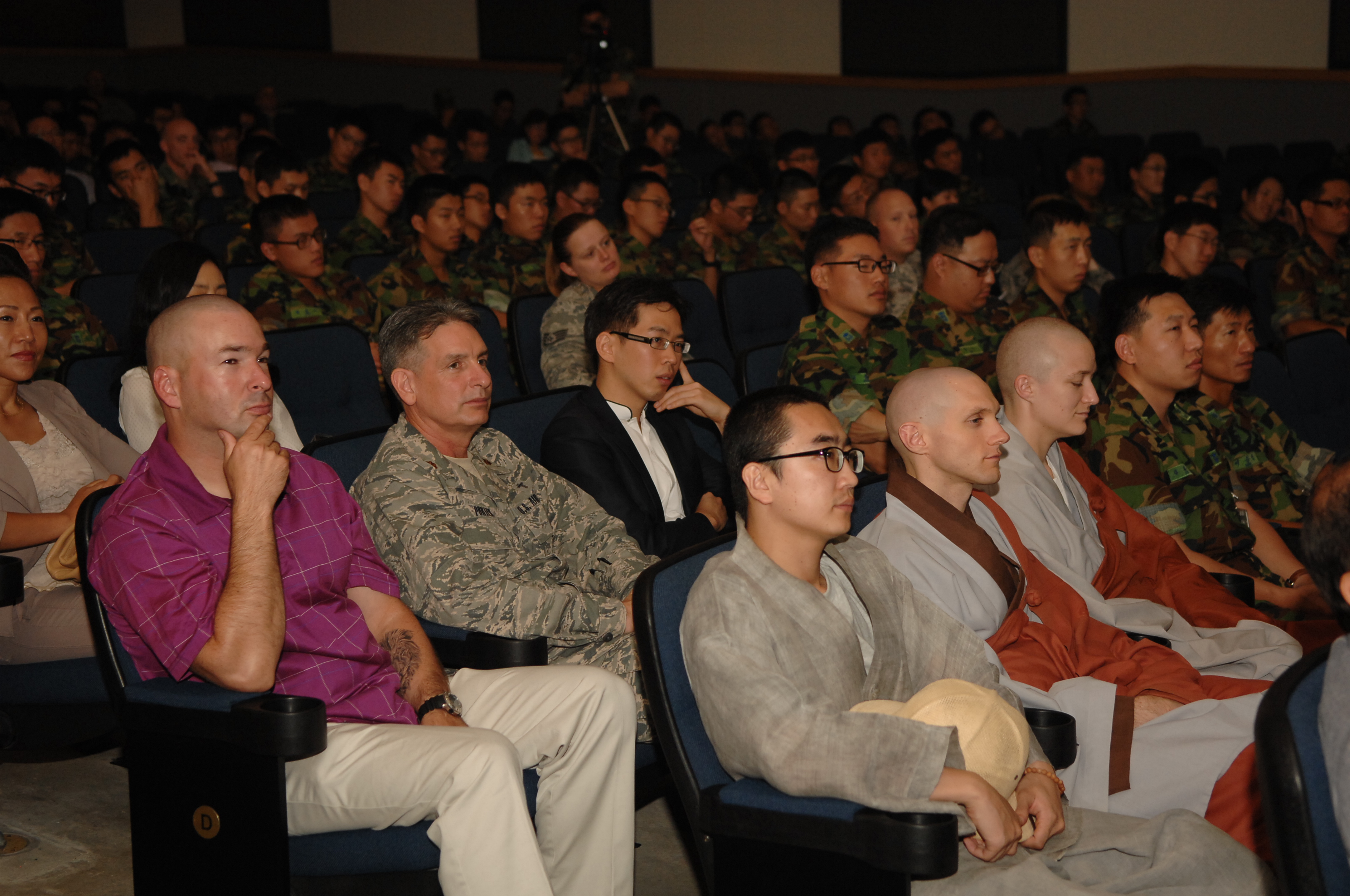 American Monk speaks to ROK, U.S. Airmen > Pacific Air Forces > Article ...