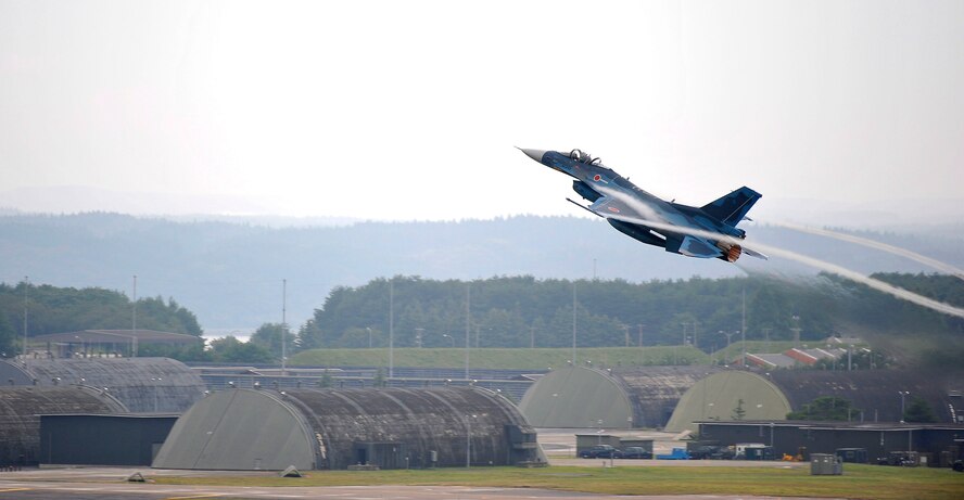 Misawa air show highlights 50 years of Japan-U.S. cooperation