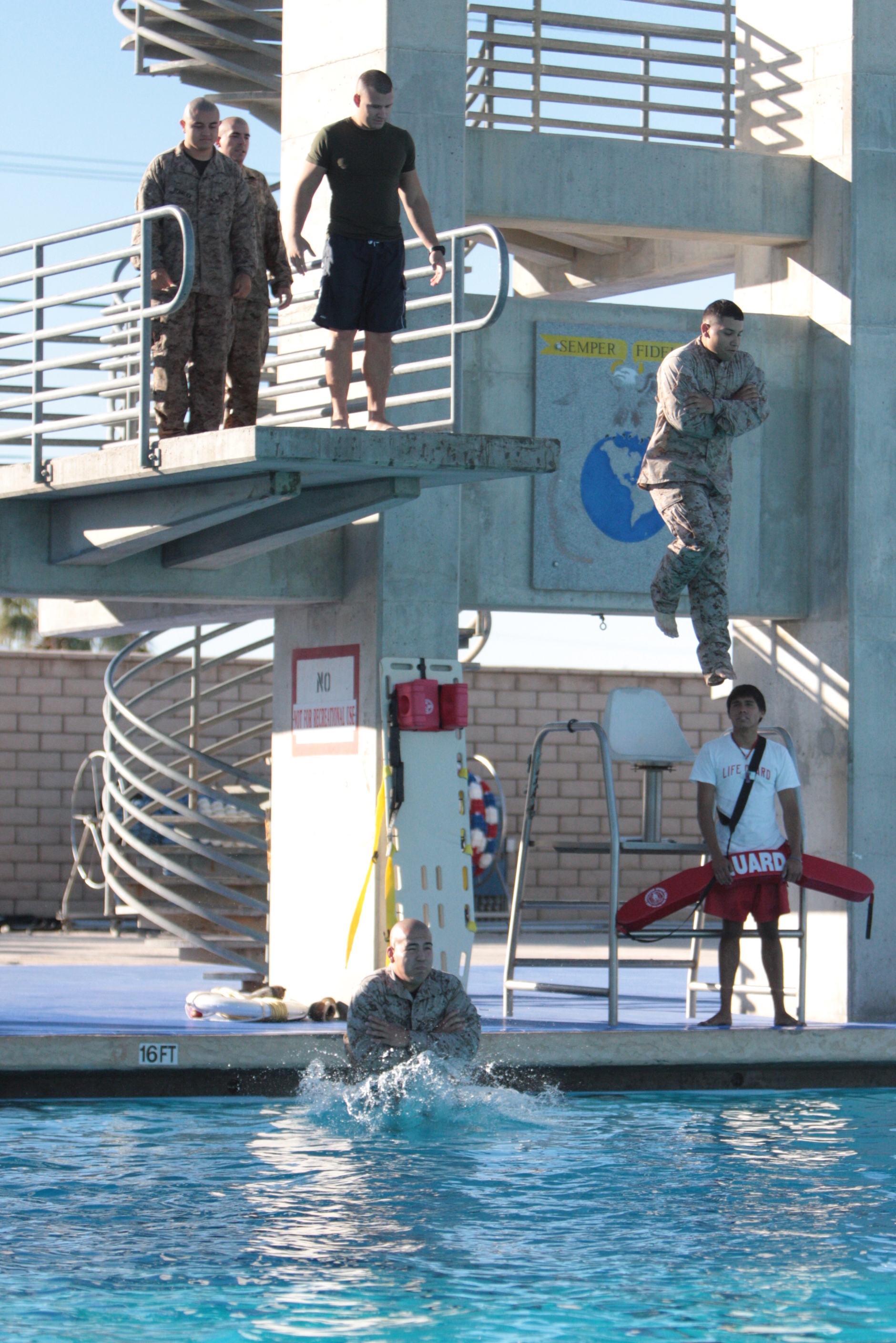 Course tests corporals' water survival skills > Marine Corps Air Ground ...