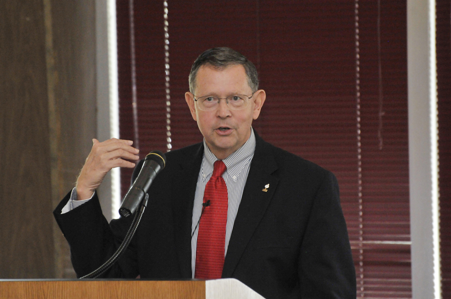 Retired general speaks of "lessons learned," AEDC, at AAPS event ...